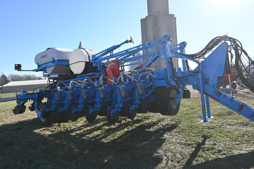 Tractor Zoom - 2011 Monosem NG Plus-4