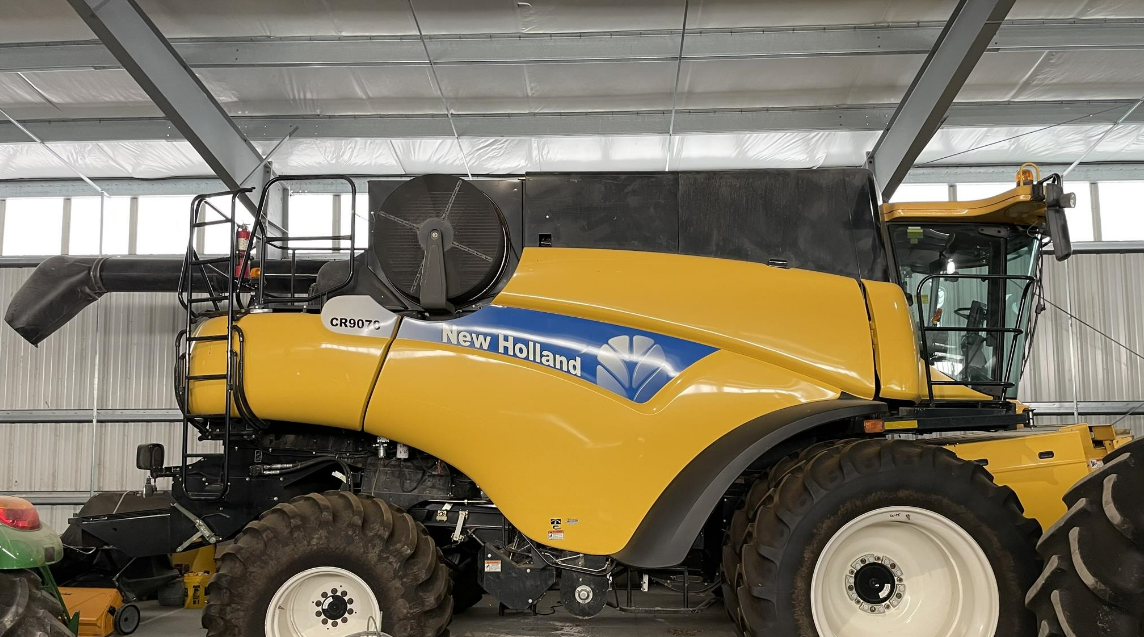 SOLD - 2011 New Holland CR9070 Lot No. ff38f4c3-1fe4-11ed-8bec ...