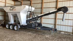 SOLD - 2011 Par-Kan SeedWeigh Lot No. 41 Planting | Tractor Zoom
