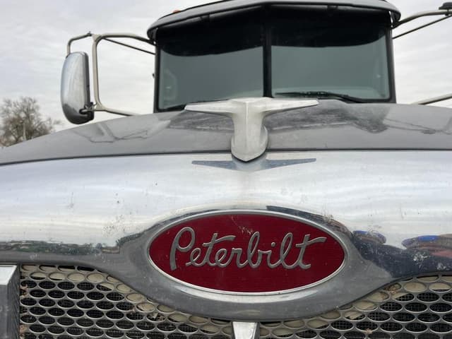 2011 Peterbilt 386 Lot No. 114773 Other Equipment For Sale with 487,535 ...