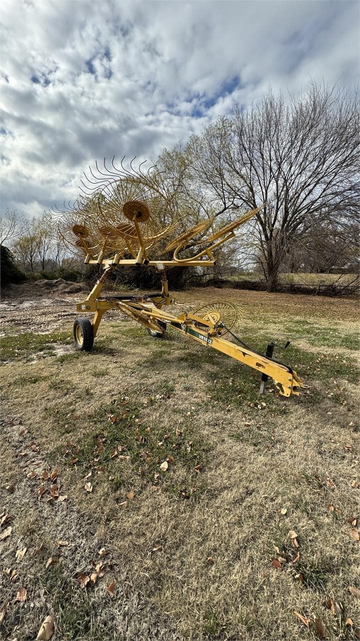 SOLD - 2011 Vermeer VR1022 Hay and Forage Hay - Rakes/Tedders | Tractor ...