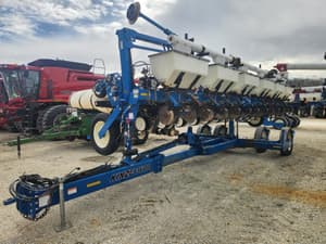 SOLD - 2012 Kinze 3600 Stock No. 16251 Planting with 12 Rows | Tractor Zoom