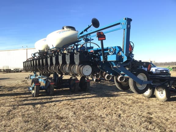 2012 Kinze 3660 Planting Planters for Sale | Tractor Zoom