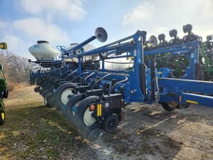 SOLD - 2012 Kinze 3800 Stock No. 396922 Planting with 24 Rows | Tractor ...
