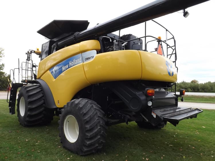 2012 New Holland CR9070 Combines Class 7 for Sale | Tractor Zoom