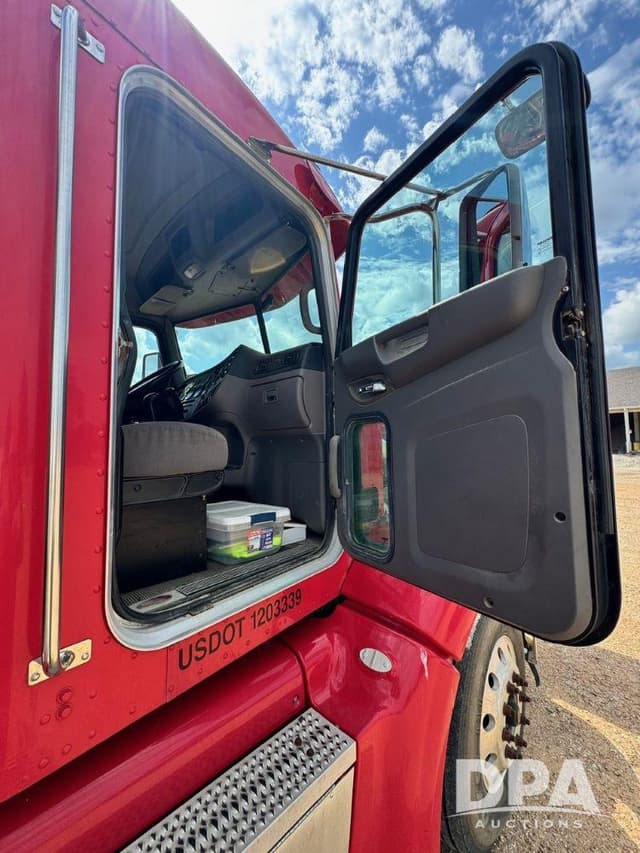 2012 Peterbilt 384 Lot No. 68 Other Equipment For Sale with 389,911 mi ...