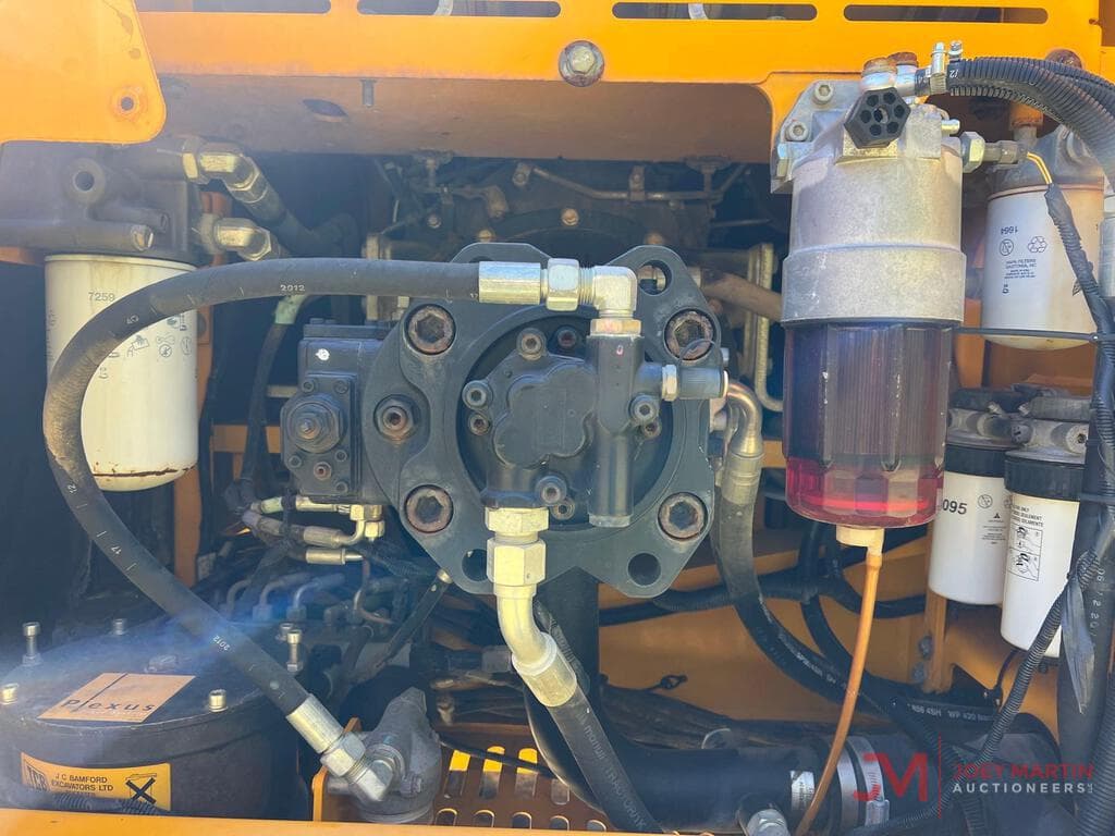 Tractor Zoom - 2013 JCB JS260