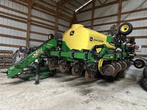 SOLD - 2013 John Deere 2510L Stock No. 107276 Chemical Applicators with ...