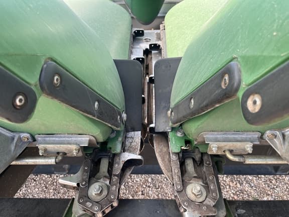 Tractor Zoom - 2013 John Deere 616C
