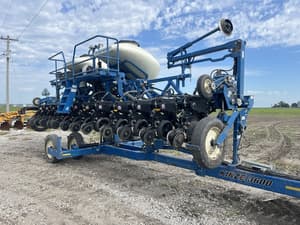 SOLD - 2013 Kinze 3600 Stock No. 50695 Planting with 12 Rows | Tractor Zoom
