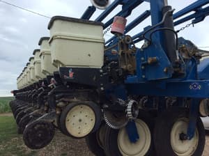 SOLD - 2013 Kinze 3700 Stock No. 823982 Planting with 24 Rows | Tractor ...