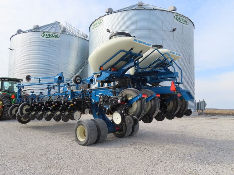 2013 Kinze 3800 Planting Planters for Sale | Tractor Zoom