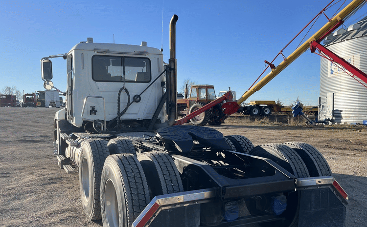 2013 Mack Pinnacle CXU613 Other Equipment Trucks for Sale | Tractor Zoom