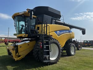 2013 New Holland CR7090 Combines For Sale with 3,436 Hrs | Tractor Zoom