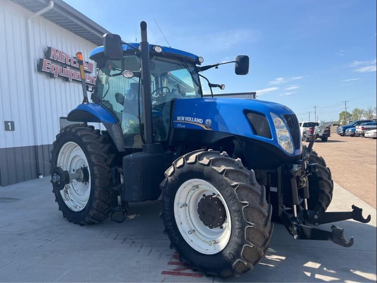 2013 New Holland T7.235 Tractors 175 to 299 HP for Sale | Tractor Zoom