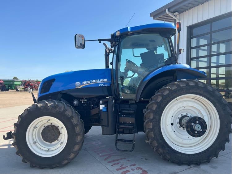 2013 New Holland T7.235 Tractors 175 to 299 HP for Sale | Tractor Zoom