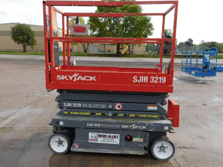 2013 Sky Jack SJIII3219 Construction Aerial Lifts for Sale | Tractor Zoom