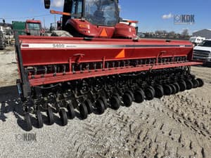 SOLD - 2014 Case IH 5400 Lot No. 4810 Planting with 20 ft | Tractor Zoom