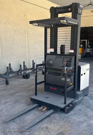 SOLD - 2014 Crown SP3505-30 Lot No. EC3572 Construction with --- Hrs ...
