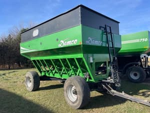 2014 Demco 750 Lot No. 22 Harvesting For Sale with 750 Bu | Tractor Zoom