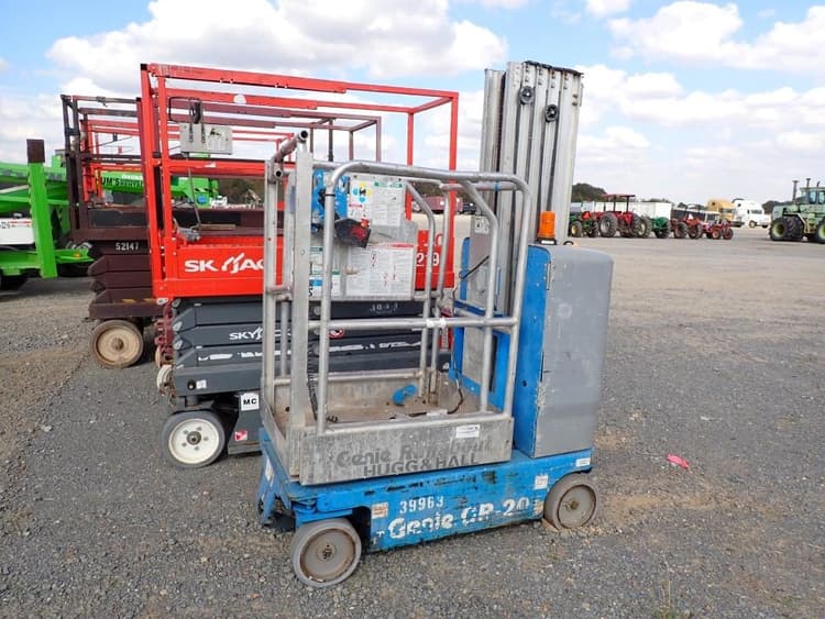 2014 Genie GR20 Construction Aerial Lifts for Sale | Tractor Zoom