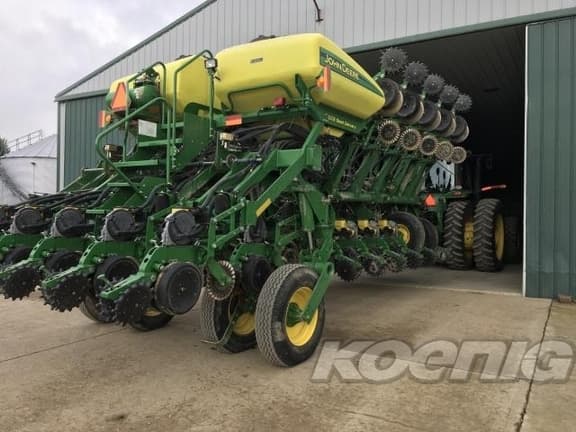 SOLD - 2014 John Deere 1790 Planting Planters | Tractor Zoom