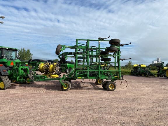 2014 John Deere 2410 Tillage Chisel Plows for Sale | Tractor Zoom