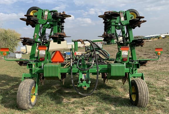 2014 John Deere 2510H Chemical Applicators Fertilizer Applicators ...