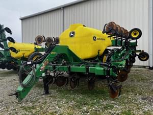 SOLD - 2014 John Deere 2510L Stock No. 72661 Chemical Applicators with ...