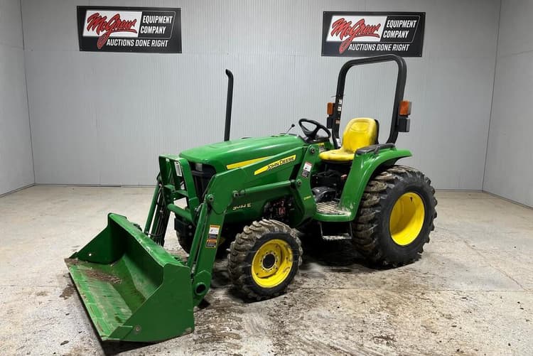 SOLD - 2014 John Deere 3032E Tractors Less than 40 HP | Tractor Zoom