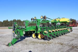 SOLD - 2014 John Deere DB60 CCS 24 row 30" planter Planting with 24 ...