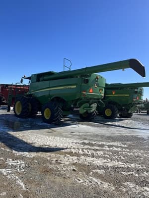 SOLD - 2014 John Deere S680 Stock No. 874984 Combines with 2,065 Hrs ...
