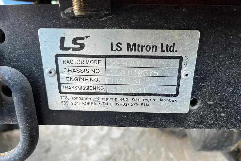 Tractor Zoom - 2014 LS XR4040H