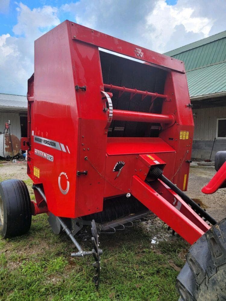 SOLD - 2014 Massey Ferguson 1745 Hay and Forage Balers - Round ...