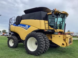 SOLD - 2014 New Holland CR6090 Stock No. 26247 Combines with 1,960 Hrs ...