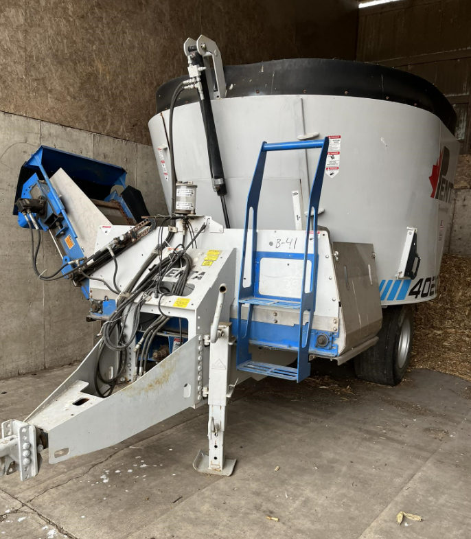 SOLD - 2014 Penta 4020-SD Hay and Forage | Tractor Zoom