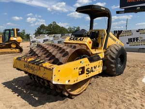 SOLD - 2014 Sakai SV60T Lot No. 148012 Construction with 3,743 Hrs ...
