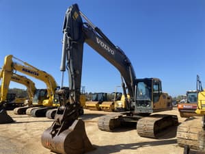 SOLD - 2014 Volvo EC220DL Lot No. 51875083 Construction with 5,366 Hrs | Tractor Zoom