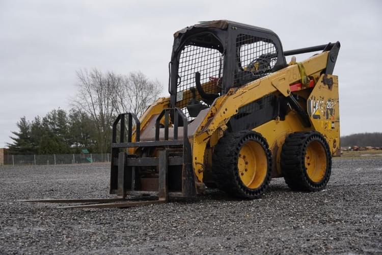 SOLD - 2015 Caterpillar 262D Construction Skid Steers | Tractor Zoom