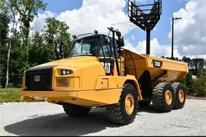 2015 Caterpillar 725C Construction For Sale with 5,935 Hrs | Tractor Zoom