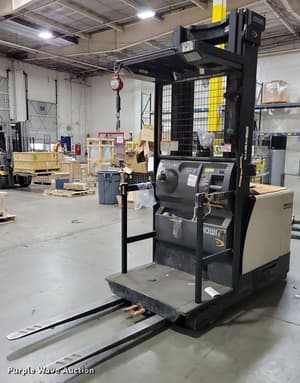 SOLD - 2015 Crown SP4000 Lot No. DX7024 Construction with 8,114 Hrs ...