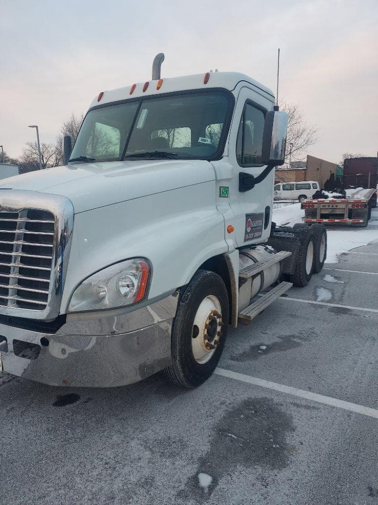 SOLD - 2015 Freightliner Cascadia 125 Other Equipment Trucks | Tractor Zoom