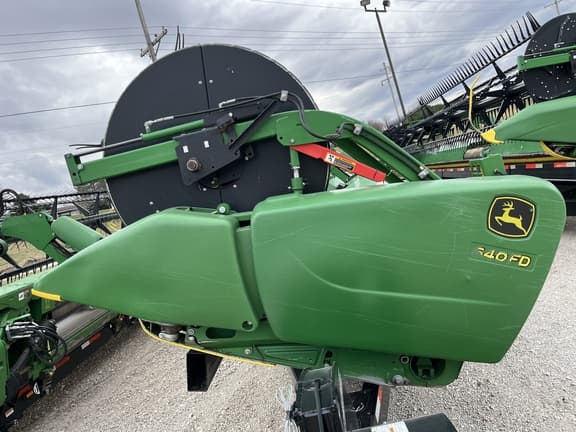 2015 John Deere 640FD Harvesting Headers - Platform for Sale | Tractor Zoom