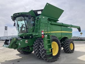 SOLD - 2015 John Deere S680 Stock No. 26277 Combines with 3,070 Hrs ...