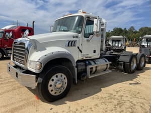 SOLD - 2015 Mack GU713 Lot No. 57795623 Other Equipment with 271,036 mi ...