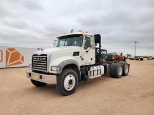 SOLD - 2015 Mack GU713 Lot No. 325827 Other Equipment with 520,514 mi ...