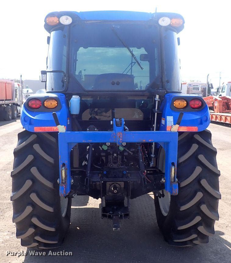 Tractor Zoom - 2015 New Holland T4.75