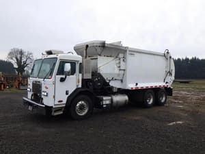 SOLD - 2015 Peterbilt 320 Lot No. 4615 Other Equipment with 119,494 mi ...