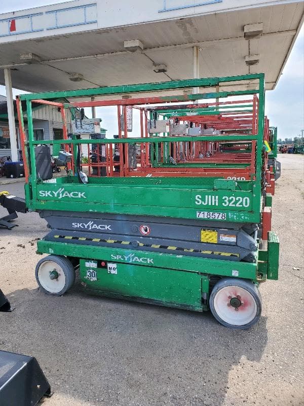 2015 Sky Jack SJIII 3220 Construction Aerial Lifts for Sale | Tractor Zoom