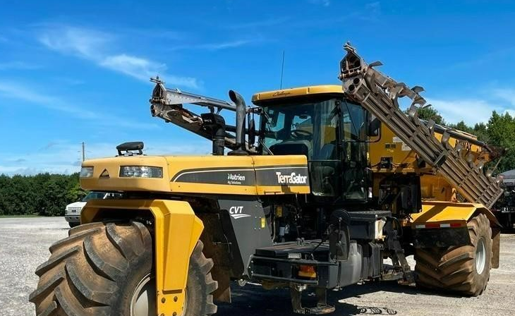 SOLD - 2015 Terra-Gator TG8300B Chemical Applicators | Tractor Zoom